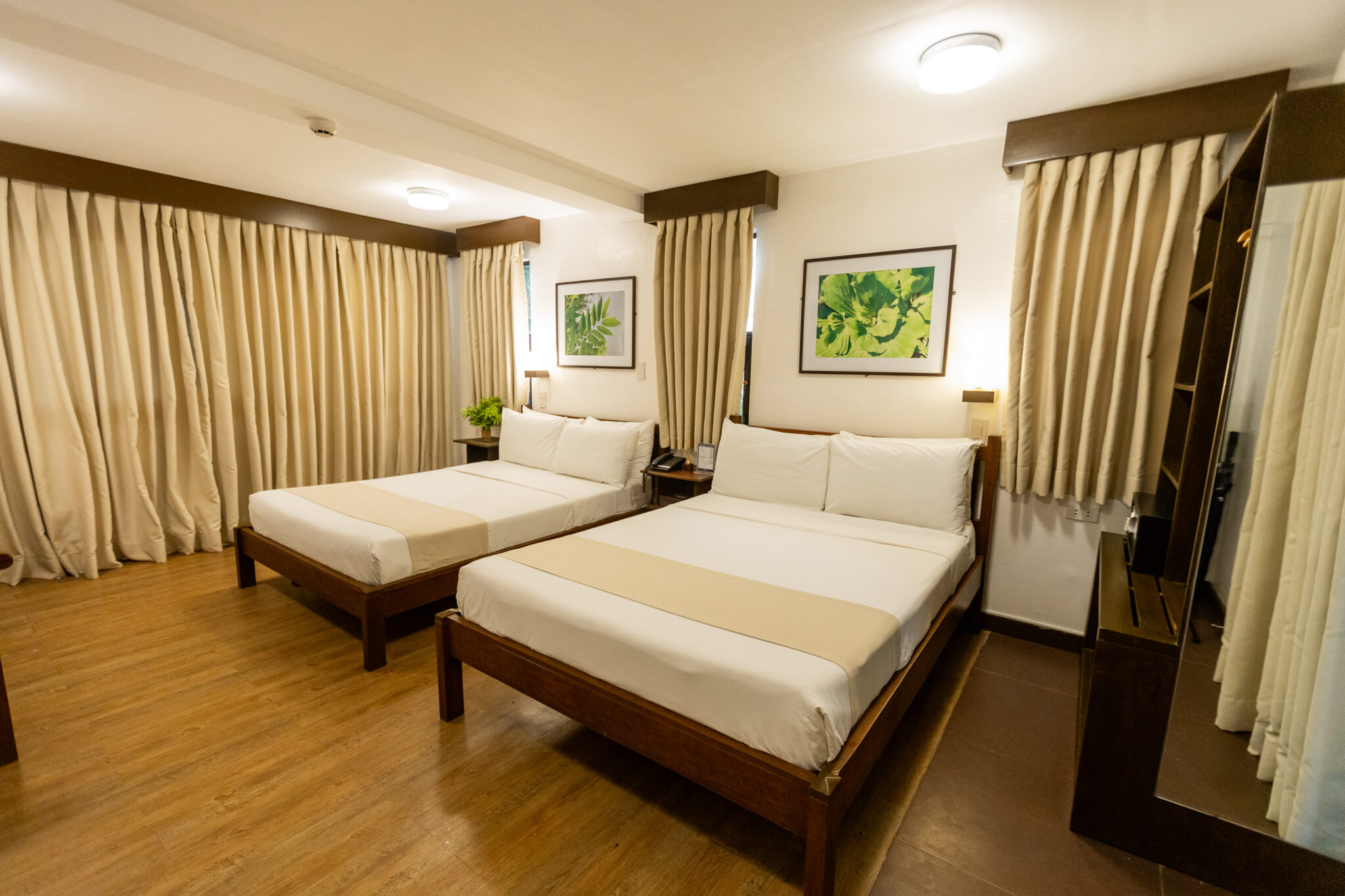 About Us - Palm Beach Resort